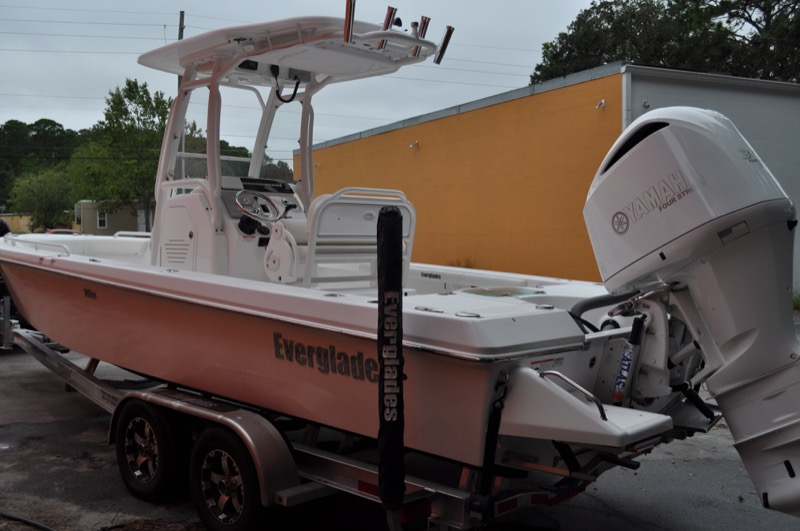 Gainesville Client Gets 2016 Everglades 243cc Audio System Ugprade